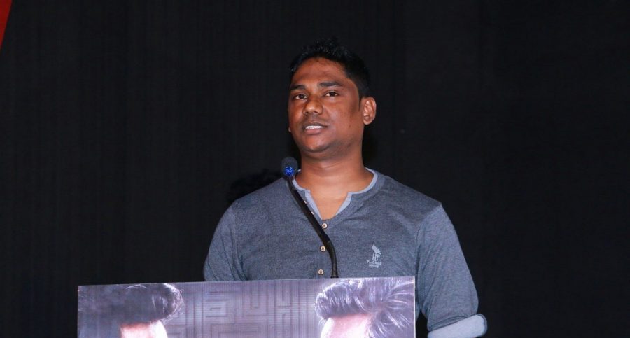 மதுரை தியேட்டரில் போலீஸிடம் அடி வாங்கினேன் - இசையமைப்பாளர் சாம் சி எஸ்!